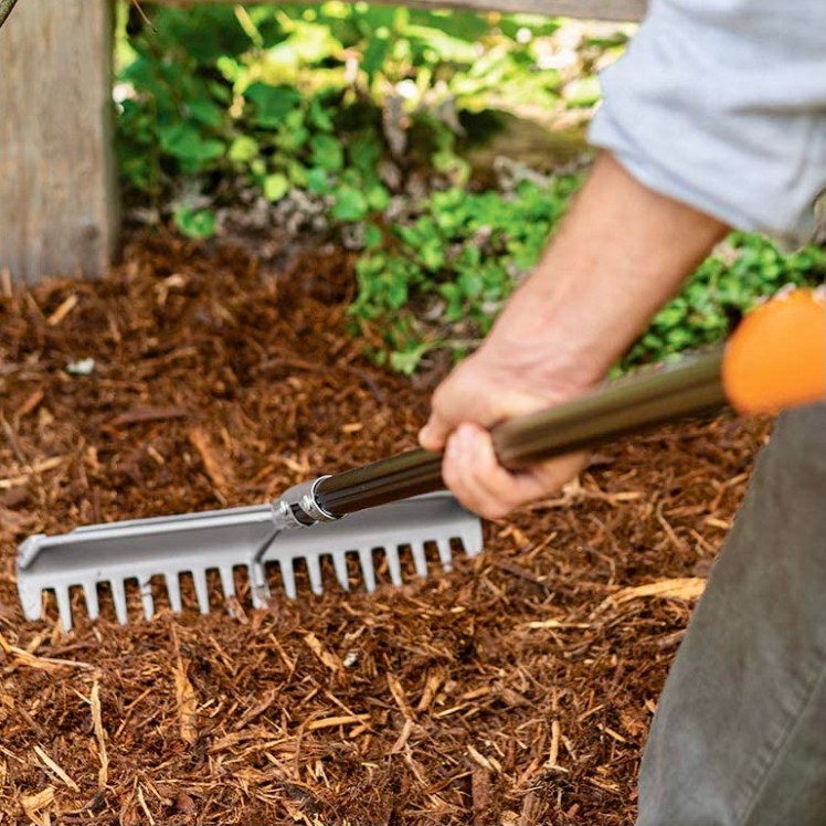 SERIES: MUST-HAVE GARDEN TOOLS #2 | MULCH RAKE - Gardening Life 365